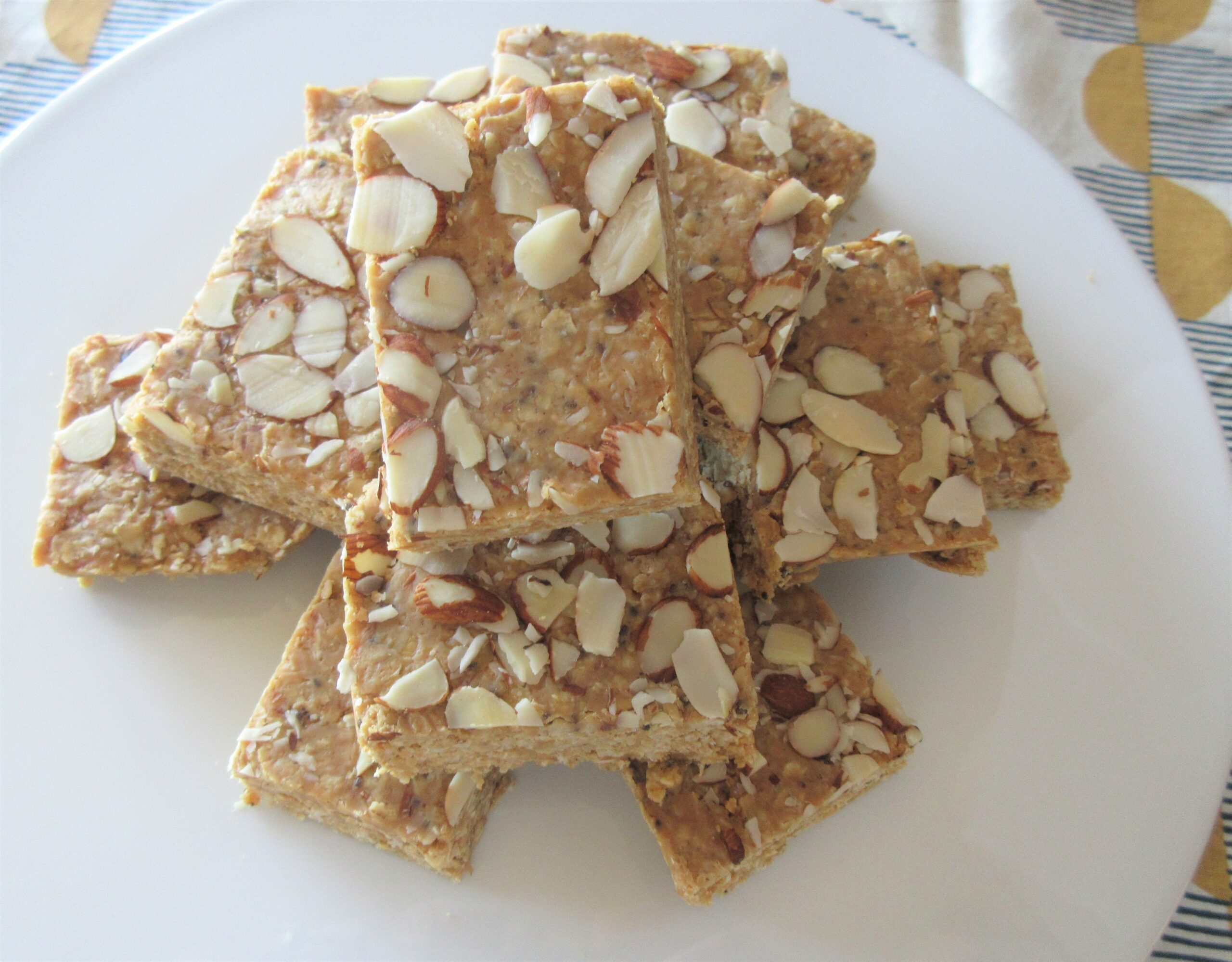 Maple Cashew Oatmeal Bars - Mrs. Huckwitt