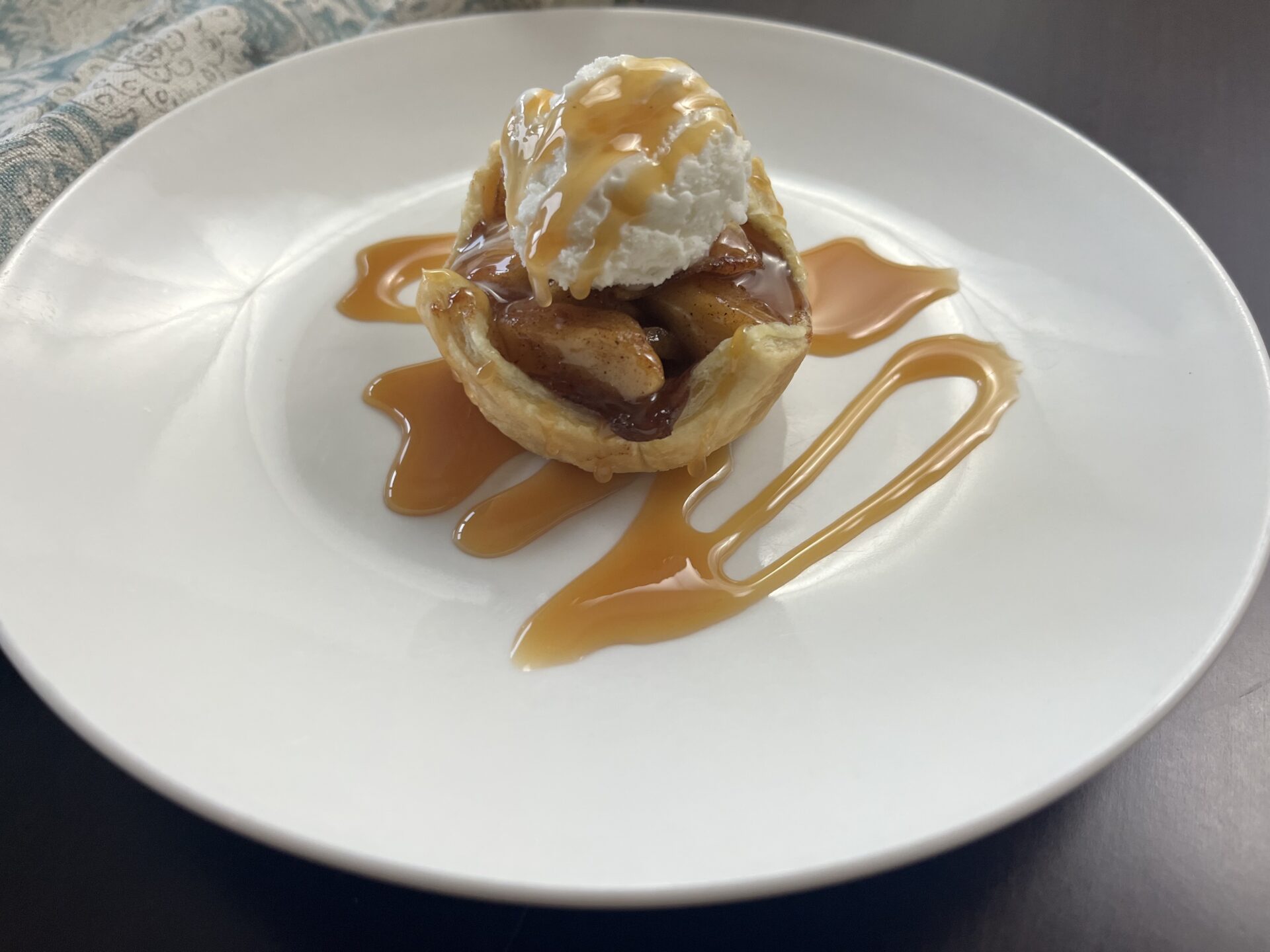 Mini Apple Pies - Mrs. Huckwitt